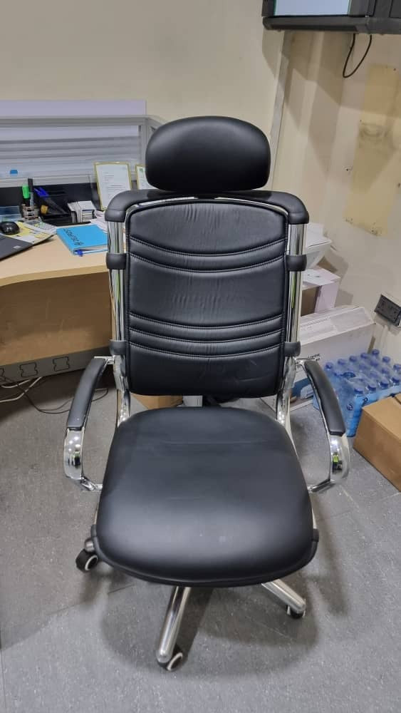 Balt Flat Executive Swivel Chair. Order now at HOG.